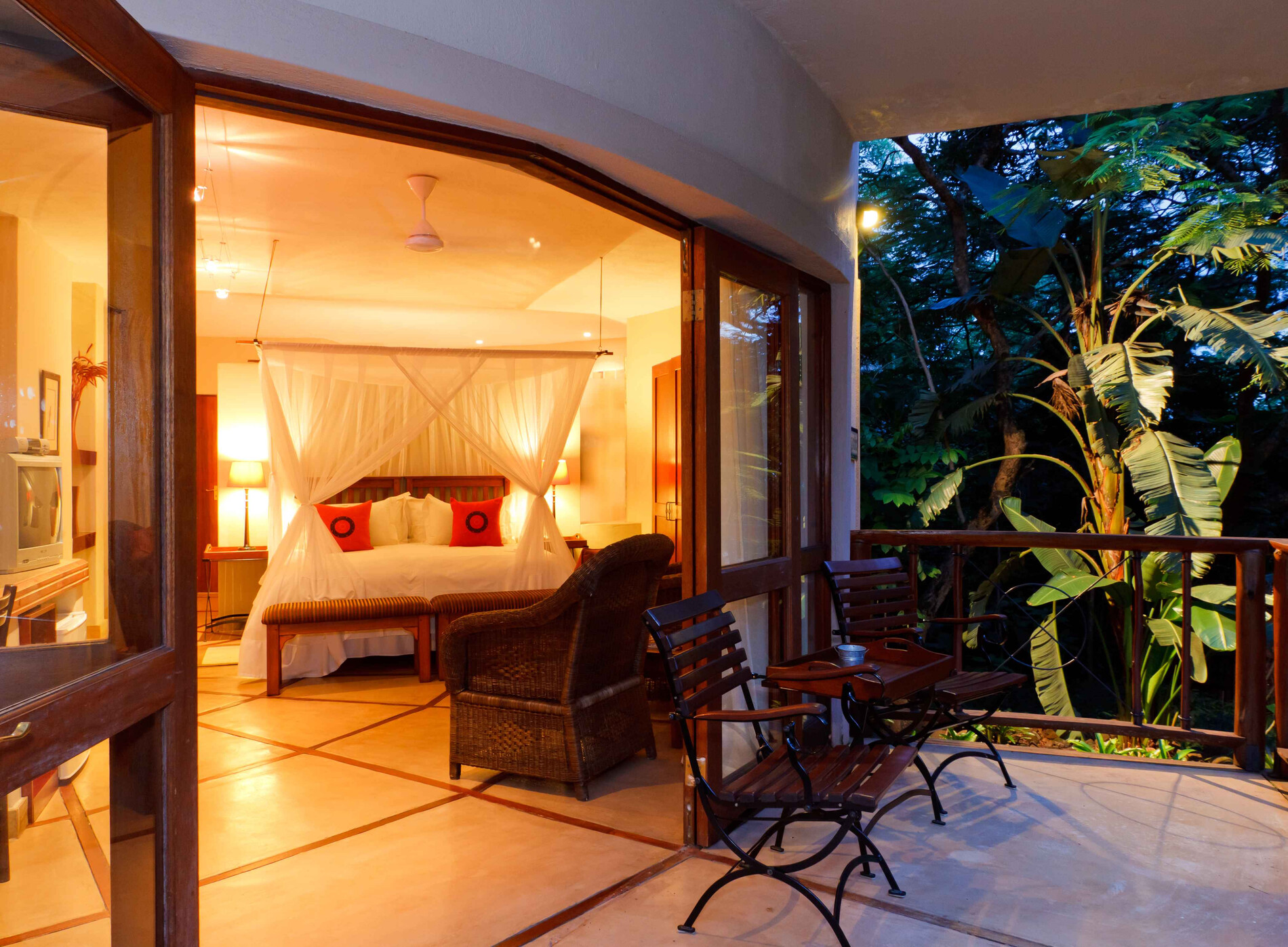 Blue Jay Lodge - Hazyview Hotels | Rhino Africa